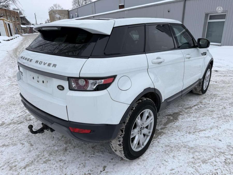 White Land Rover Range Rover Evoque 2013 in Kaunas, with an engine capacity of 2.18 L and mileage of 380 thousand km for 6850 €, photo 6 on AUTOMOTO.COM.LV