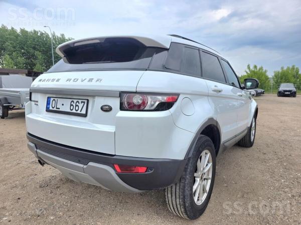 Balts Land Rover Range Rover Evoque 2013 Daugavpils, ar dzinēja tilpumu 2.20 L un nobraukumu 0 tūkst. km par 9350 €, foto 5 vietnē AUTOMOTO.COM.LV