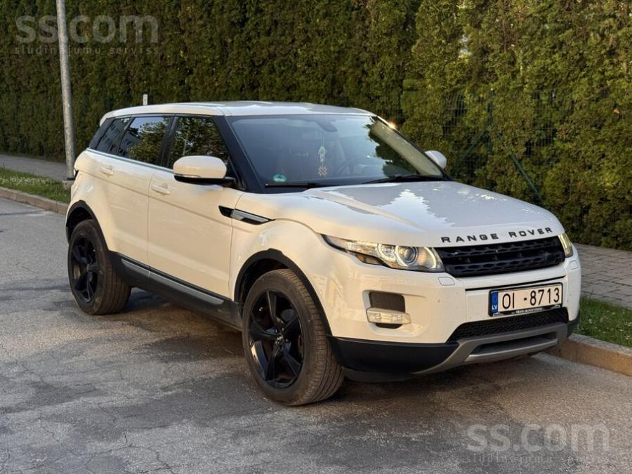 White Land Rover Range Rover Evoque 2013 in Riga, with an engine capacity of 2.20 L and mileage of 245 thousand km for 10950 €, photo 3 on AUTOMOTO.COM.LV