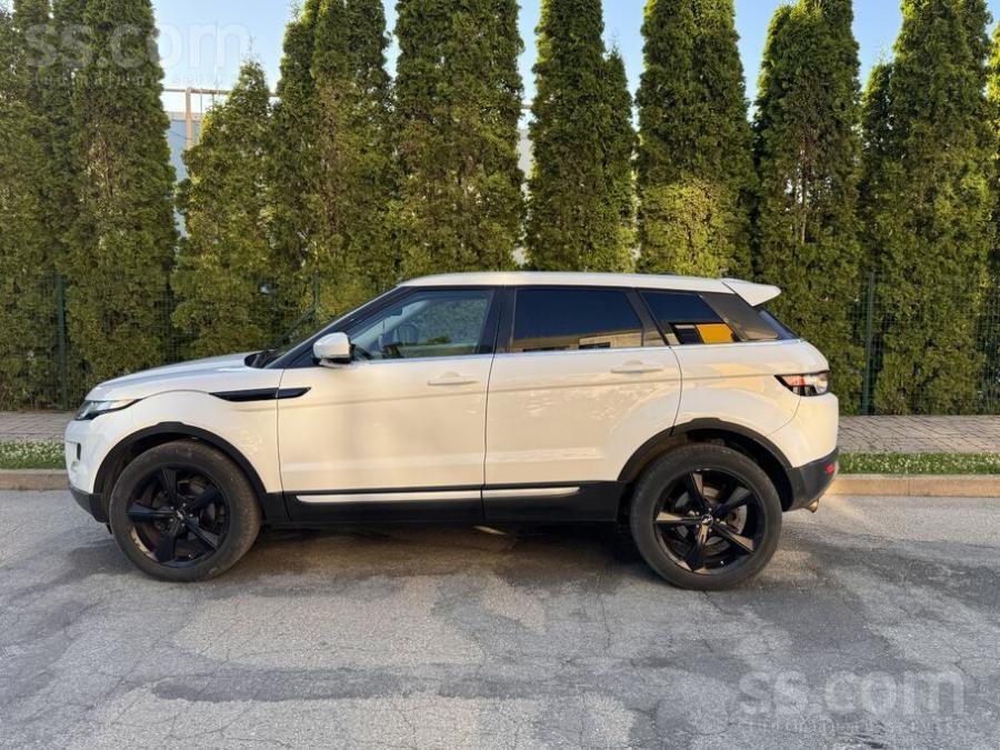 White Land Rover Range Rover Evoque 2013 in Riga, with an engine capacity of 2.20 L and mileage of 245 thousand km for 10950 €, photo 7 on AUTOMOTO.COM.LV