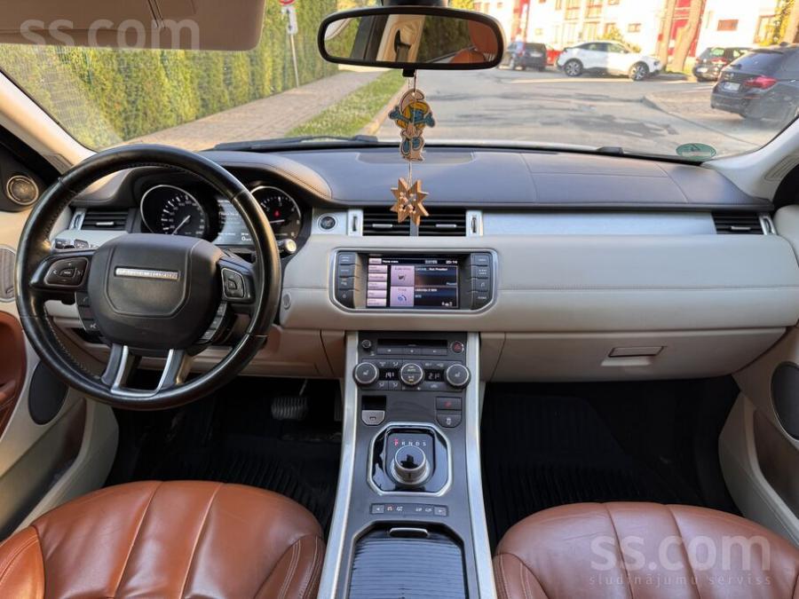 White Land Rover Range Rover Evoque 2013 in Riga, with an engine capacity of 2.20 L and mileage of 245 thousand km for 10950 €, photo 11 on AUTOMOTO.COM.LV