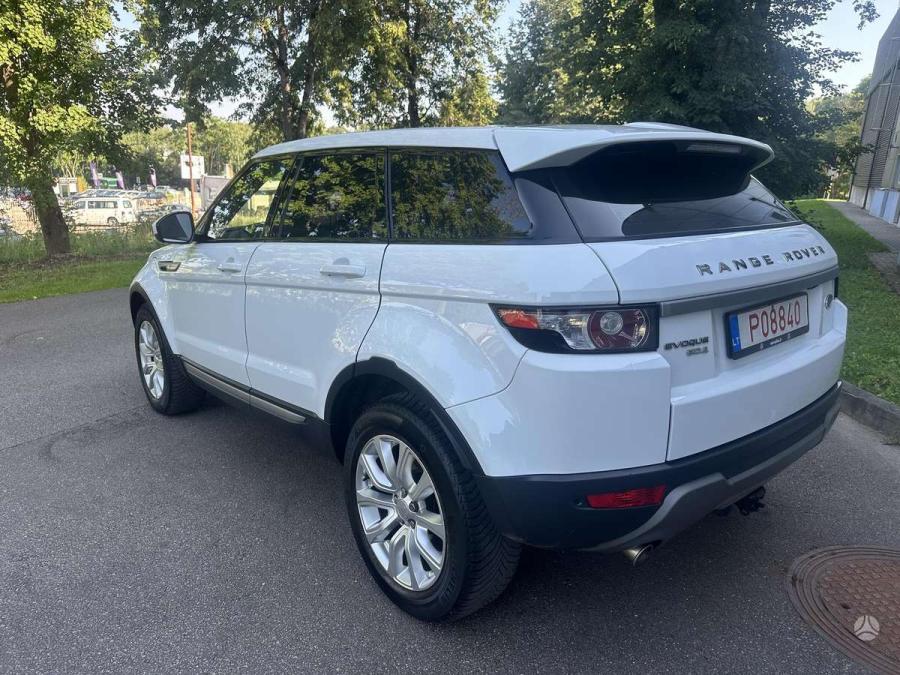 Balts Land Rover Range Rover Evoque 2013 Alīta, ar dzinēja tilpumu 2.18 L un nobraukumu 269 tūkst. km par 8900 €, foto 8 vietnē AUTOMOTO.COM.LV