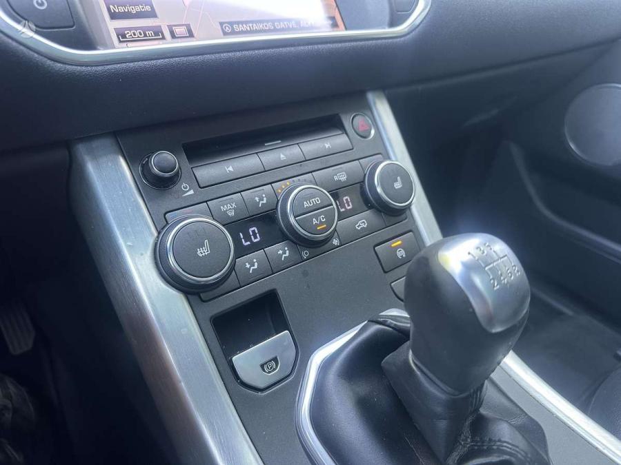 Balts Land Rover Range Rover Evoque 2013 Alīta, ar dzinēja tilpumu 2.18 L un nobraukumu 269 tūkst. km par 8900 €, foto 18 vietnē AUTOMOTO.COM.LV