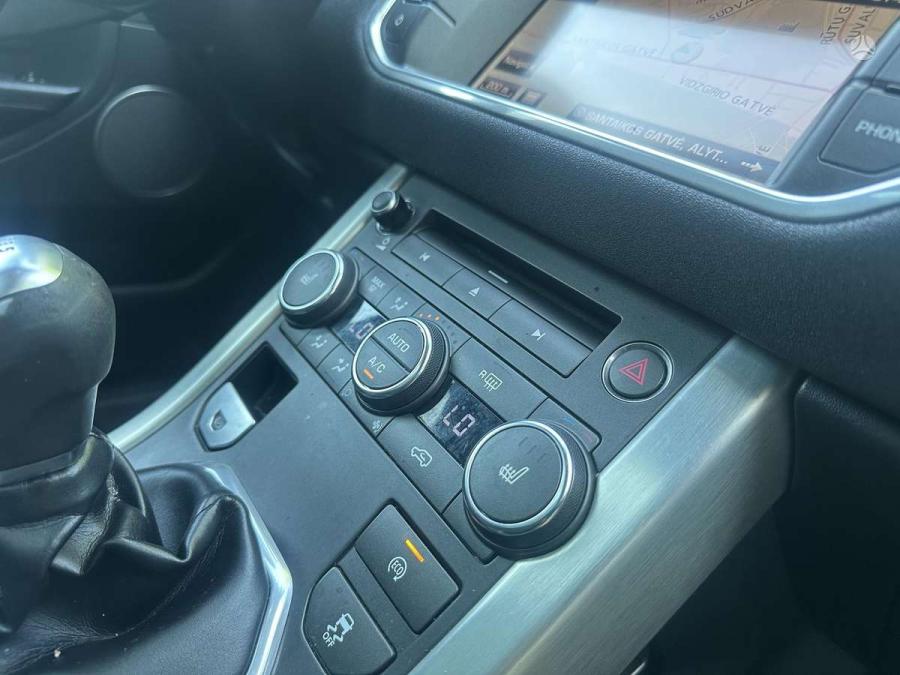 Balts Land Rover Range Rover Evoque 2013 Alīta, ar dzinēja tilpumu 2.18 L un nobraukumu 269 tūkst. km par 8900 €, foto 28 vietnē AUTOMOTO.COM.LV