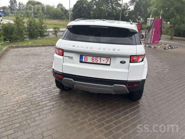 Balts Land Rover Range Rover Evoque 2013 Rēzekne, ar dzinēja tilpumu 2.20 L un nobraukumu 289 tūkst. km par 9100 €, foto 5 vietnē AUTOMOTO.COM.LV