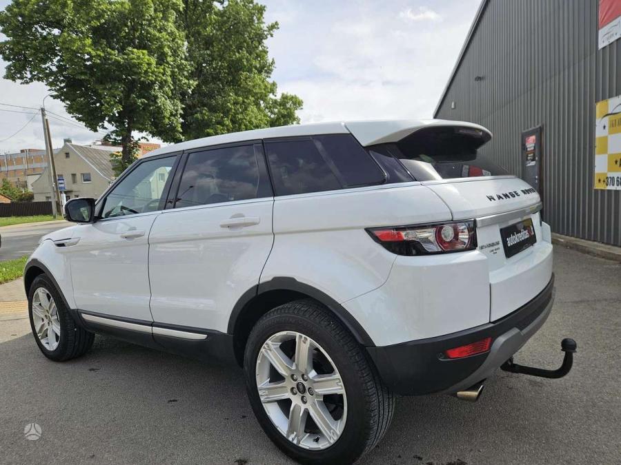White Land Rover Range Rover Evoque 2013 in Siauliai, with an engine capacity of 2.00 L and mileage of 257 thousand km for 12450 €, photo 10 on AUTOMOTO.COM.LV