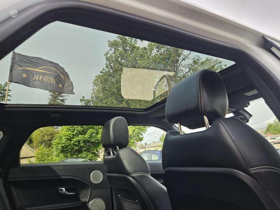 White Land Rover Range Rover Evoque 2013 in Siauliai, with an engine capacity of 2.00 L and mileage of 257 thousand km for 12450 €, photo 19 on AUTOMOTO.COM.LV