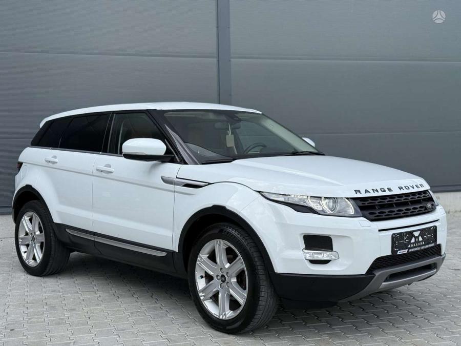 White Land Rover Range Rover Evoque 2013 in Siauliai, with an engine capacity of 2.18 L and mileage of 209 thousand km for 12950 €, photo 4 on AUTOMOTO.COM.LV