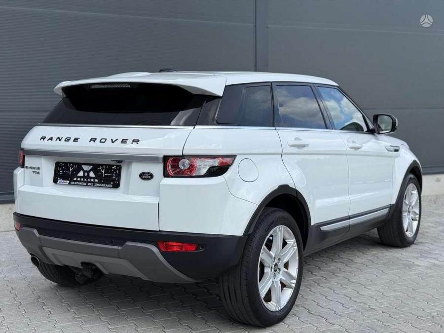 White Land Rover Range Rover Evoque 2013 in Siauliai, with an engine capacity of 2.18 L and mileage of 209 thousand km for 12950 €, photo 11 on AUTOMOTO.COM.LV