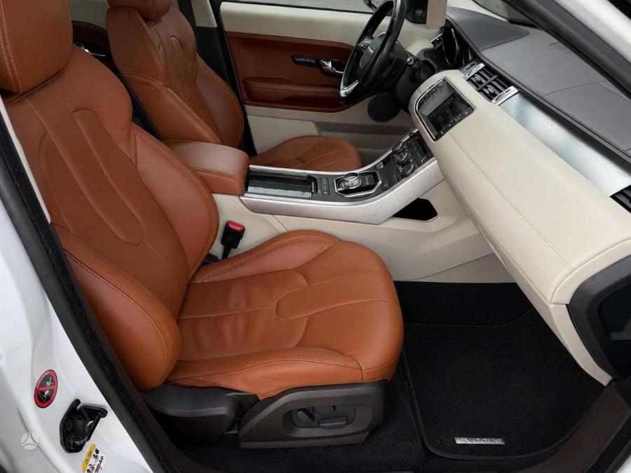White Land Rover Range Rover Evoque 2013 in Siauliai, with an engine capacity of 2.18 L and mileage of 209 thousand km for 12950 €, photo 23 on AUTOMOTO.COM.LV
