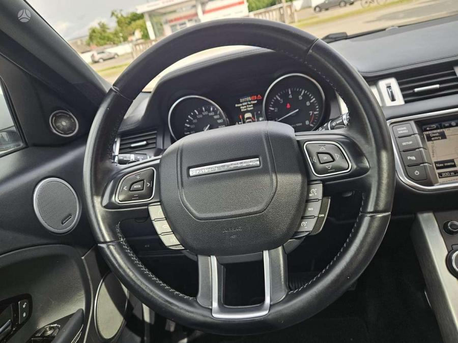 White Land Rover Range Rover Evoque 2013 in Siauliai, with an engine capacity of 2.00 L and mileage of 257 thousand km for 12450 €, photo 22 on AUTOMOTO.COM.LV