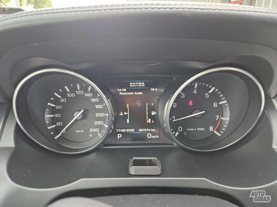 Balts Land Rover Range Rover Evoque 2013 Šauļi, ar dzinēja tilpumu 2.00 L un nobraukumu 257 tūkst. km par 12450 €, foto 23 vietnē AUTOMOTO.COM.LV