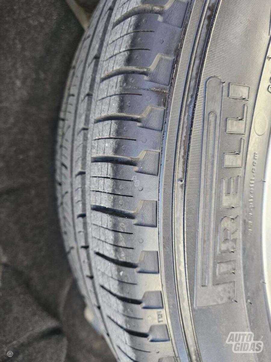 Balts Land Rover Range Rover Evoque 2013 Šauļi, ar dzinēja tilpumu 2.00 L un nobraukumu 257 tūkst. km par 12450 €, foto 27 vietnē AUTOMOTO.COM.LV