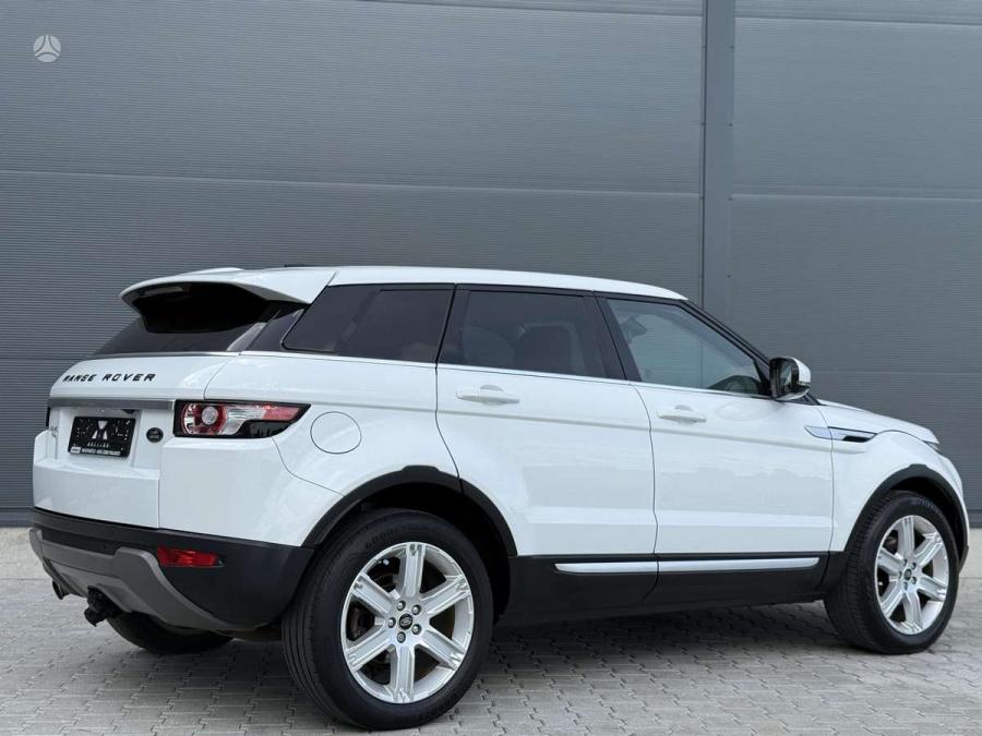 White Land Rover Range Rover Evoque 2013 in Siauliai, with an engine capacity of 2.18 L and mileage of 209 thousand km for 12999 €, photo 9 on AUTOMOTO.COM.LV