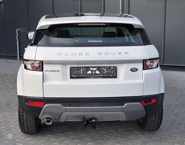 White Land Rover Range Rover Evoque 2013 in Siauliai, with an engine capacity of 2.20 L and mileage of 325 thousand km for 6999 €, photo 6 on AUTOMOTO.COM.LV