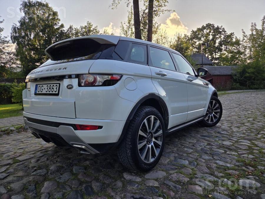 White Land Rover Range Rover Evoque 2014 in Jelgava, with an engine capacity of 2.20 L and mileage of 0 thousand km for 12900 €, photo 5 on AUTOMOTO.COM.LV