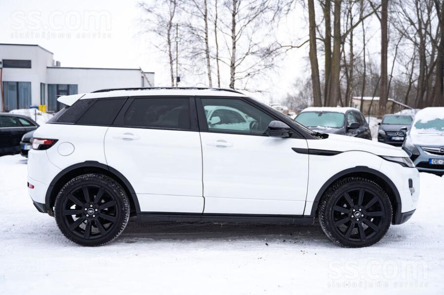 White Land Rover Range Rover Evoque 2014 in Liepaja, with an engine capacity of 2.00 L and mileage of 152 thousand km for 13500 €, photo 3 on AUTOMOTO.COM.LV