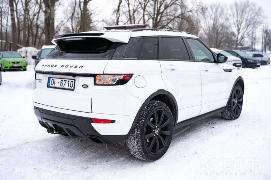White Land Rover Range Rover Evoque 2014 in Liepaja, with an engine capacity of 2.00 L and mileage of 152 thousand km for 13500 €, photo 4 on AUTOMOTO.COM.LV