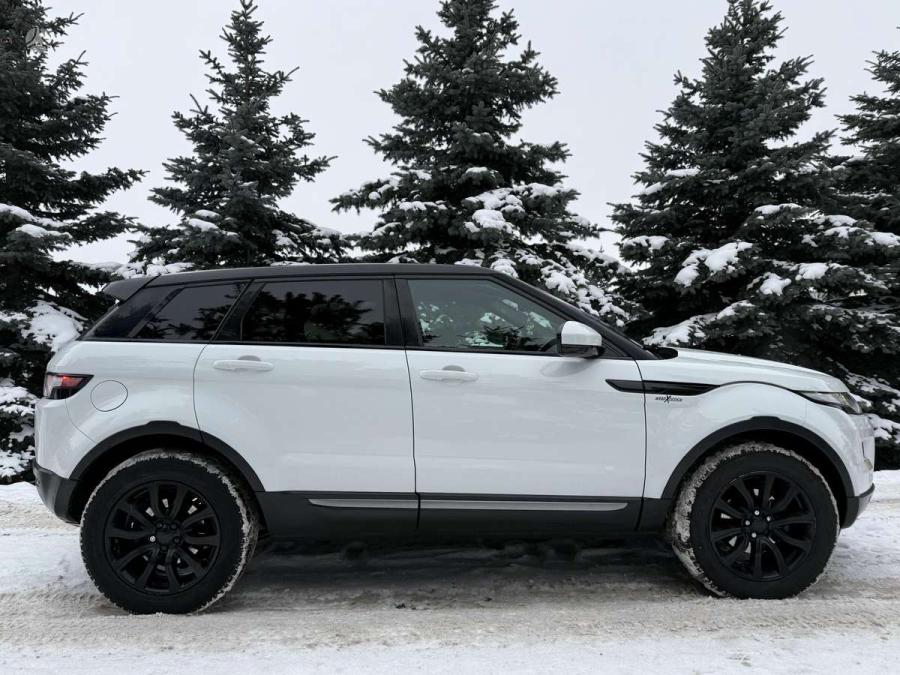 White Land Rover Range Rover Evoque 2014 in Utena, with an engine capacity of 2.18 L and mileage of 218 thousand km for 9950 €, photo 7 on AUTOMOTO.COM.LV