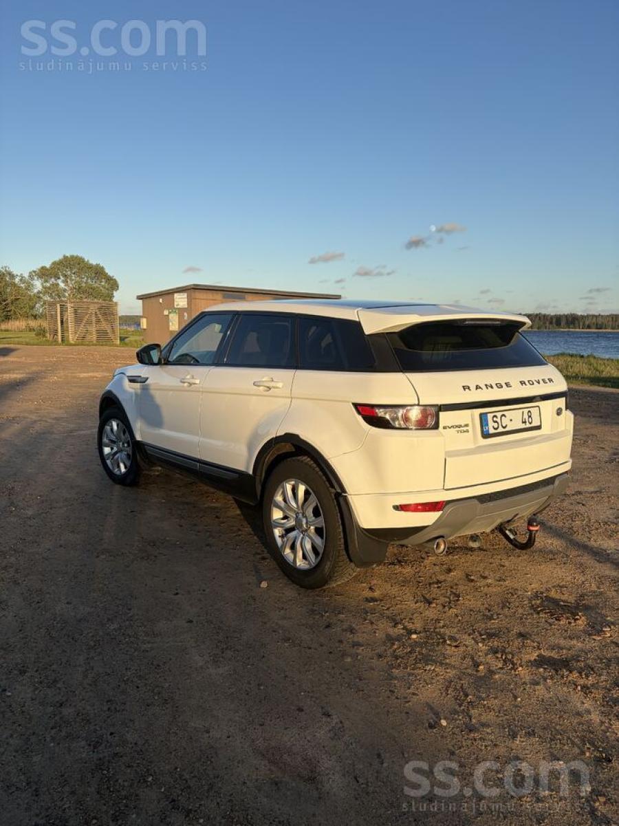 Balts Land Rover Range Rover Evoque 2014 Ogre, ar dzinēja tilpumu 2.20 L un nobraukumu 254 tūkst. km par 11000 €, foto 8 vietnē AUTOMOTO.COM.LV