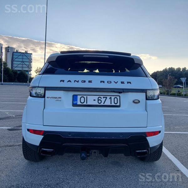 Balts Land Rover Range Rover Evoque 2014 Rīga, ar dzinēja tilpumu 2.00 L un nobraukumu 162 tūkst. km par 13200 €, foto 5 vietnē AUTOMOTO.COM.LV