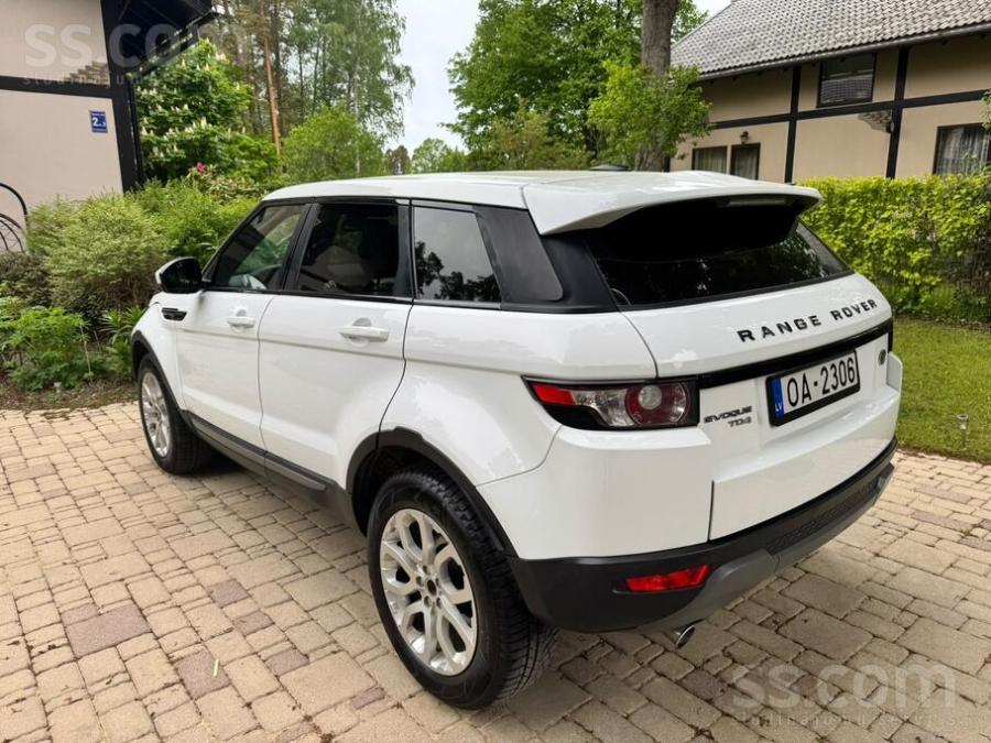 Balts Land Rover Range Rover Evoque 2014 Jūrmala, ar dzinēja tilpumu 2.20 L un nobraukumu 180 tūkst. km par 11200 €, foto 3 vietnē AUTOMOTO.COM.LV