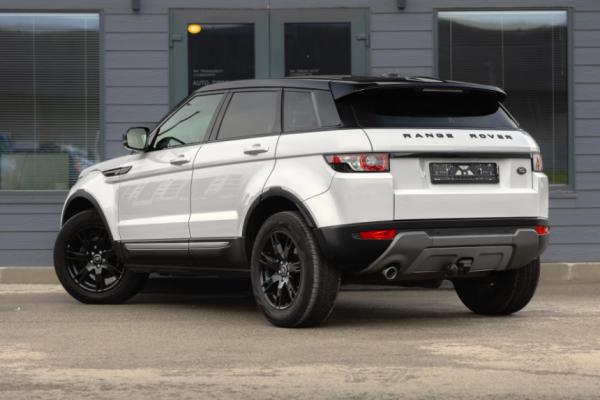 Balts Land Rover Range Rover Evoque 2014 Rīga, ar dzinēja tilpumu 2.20 L un nobraukumu 152 tūkst. km par 11450 €, foto 2 vietnē AUTOMOTO.COM.LV