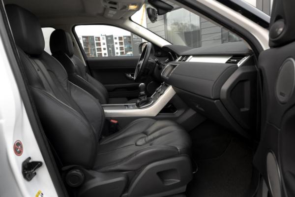 White Land Rover Range Rover Evoque 2014 in Riga, with an engine capacity of 2.20 L and mileage of 152 thousand km for 11450 €, photo 9 on AUTOMOTO.COM.LV