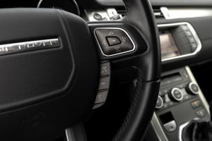 Balts Land Rover Range Rover Evoque 2014 Rīga, ar dzinēja tilpumu 2.20 L un nobraukumu 152 tūkst. km par 11450 €, foto 19 vietnē AUTOMOTO.COM.LV