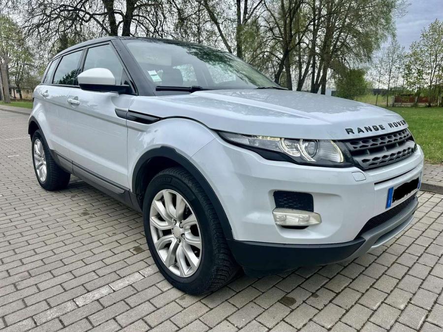White Land Rover Range Rover Evoque 2014 in Taurage, with an engine capacity of 2.18 L and mileage of 205 thousand km for 10200 €, photo 1 on AUTOMOTO.COM.LV