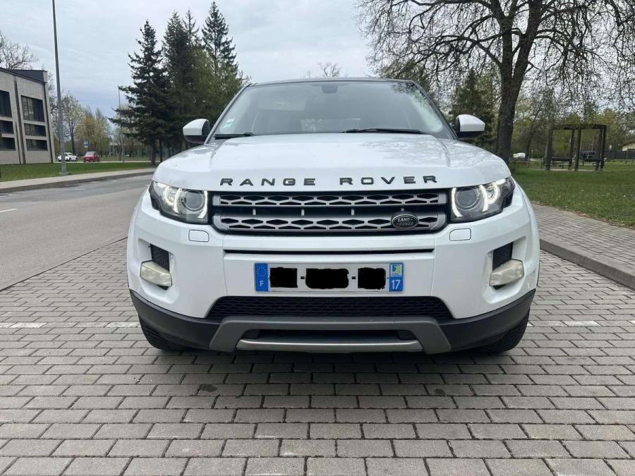 White Land Rover Range Rover Evoque 2014 in Taurage, with an engine capacity of 2.18 L and mileage of 205 thousand km for 10200 €, photo 4 on AUTOMOTO.COM.LV