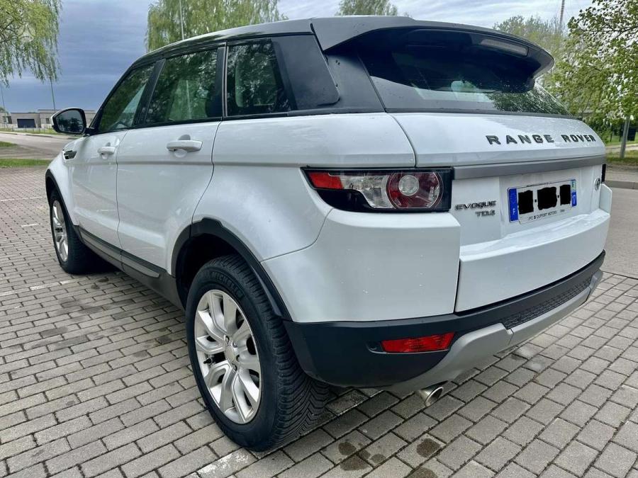White Land Rover Range Rover Evoque 2014 in Taurage, with an engine capacity of 2.18 L and mileage of 205 thousand km for 10200 €, photo 9 on AUTOMOTO.COM.LV