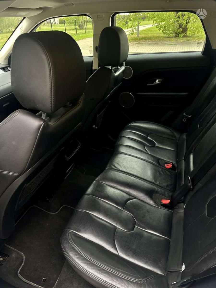 White Land Rover Range Rover Evoque 2014 in Taurage, with an engine capacity of 2.18 L and mileage of 205 thousand km for 10200 €, photo 17 on AUTOMOTO.COM.LV