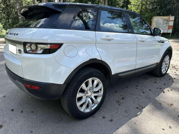White Land Rover Range Rover Evoque 2014 in Taurage, with an engine capacity of 2.18 L and mileage of 207 thousand km for 9900 €, photo 6 on AUTOMOTO.COM.LV