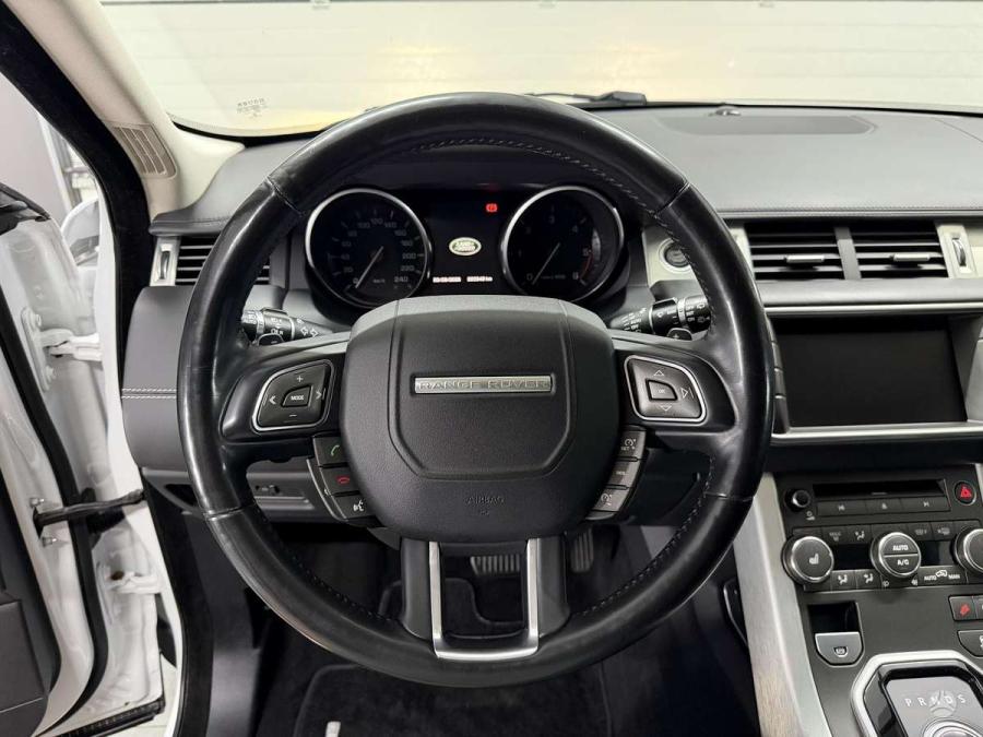 White Land Rover Range Rover Evoque 2014 in Utena, with an engine capacity of 2.18 L and mileage of 203 thousand km for 11950 €, photo 12 on AUTOMOTO.COM.LV