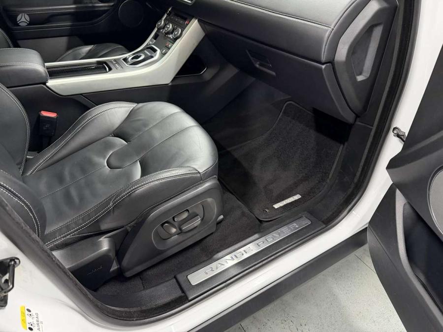 White Land Rover Range Rover Evoque 2014 in Utena, with an engine capacity of 2.18 L and mileage of 203 thousand km for 11950 €, photo 40 on AUTOMOTO.COM.LV