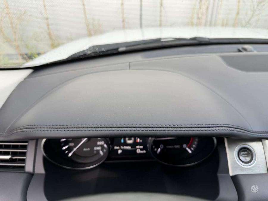 White Land Rover Range Rover Evoque 2014 in Utena, with an engine capacity of 2.18 L and mileage of 203 thousand km for 11750 €, photo 14 on AUTOMOTO.COM.LV