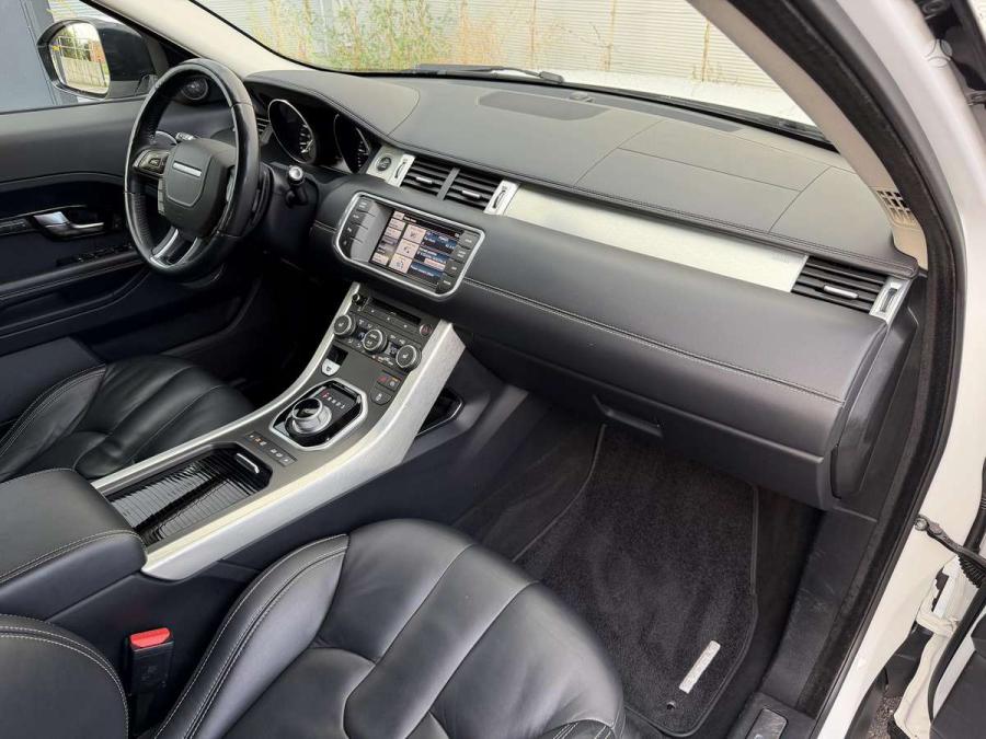 White Land Rover Range Rover Evoque 2014 in Utena, with an engine capacity of 2.18 L and mileage of 203 thousand km for 11750 €, photo 34 on AUTOMOTO.COM.LV