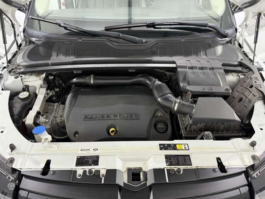 White Land Rover Range Rover Evoque 2014 in Utena, with an engine capacity of 2.18 L and mileage of 203 thousand km for 11750 €, photo 36 on AUTOMOTO.COM.LV