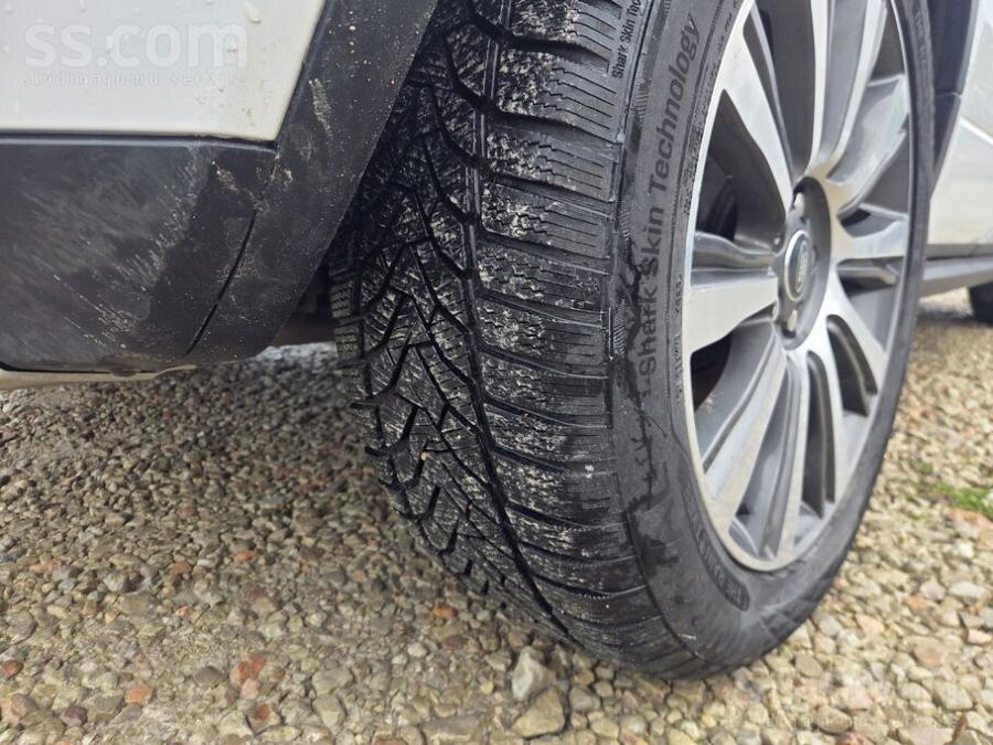 White Land Rover Range Rover Evoque 2014 in Jelgava, with an engine capacity of 2.20 L and mileage of 0 thousand km for 11800 €, photo 9 on AUTOMOTO.COM.LV