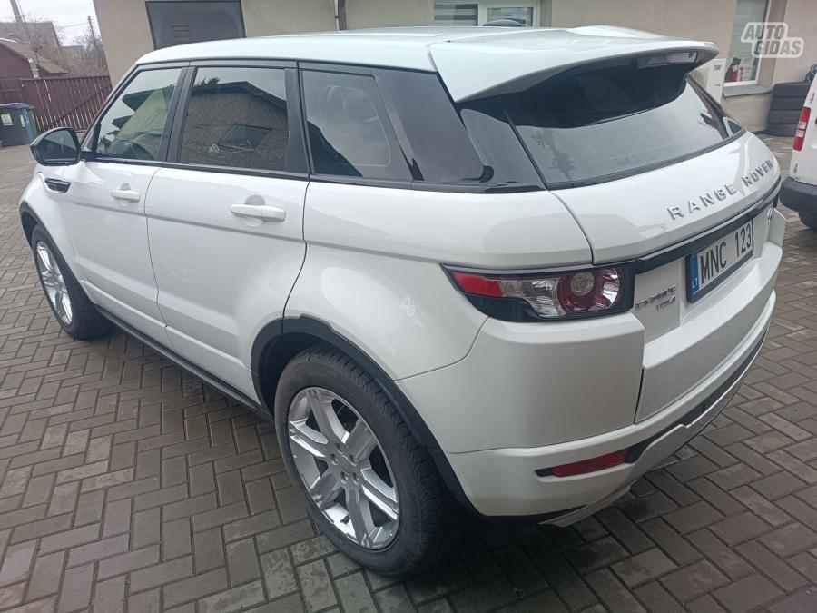 White Land Rover Range Rover Evoque 2015 in Kaunas, with an engine capacity of 2.20 L and mileage of 236 thousand km for 8500 €, photo 4 on AUTOMOTO.COM.LV