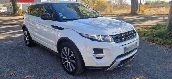 White Land Rover Range Rover Evoque 2015 in Taurage, with an engine capacity of 2.18 L and mileage of 215 thousand km for 7900 €, photo 1 on AUTOMOTO.COM.LV