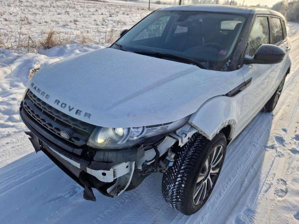 White Land Rover Range Rover Evoque 2015 in Taurage, with an engine capacity of 2.18 L and mileage of 215 thousand km for 7900 €, photo 5 on AUTOMOTO.COM.LV