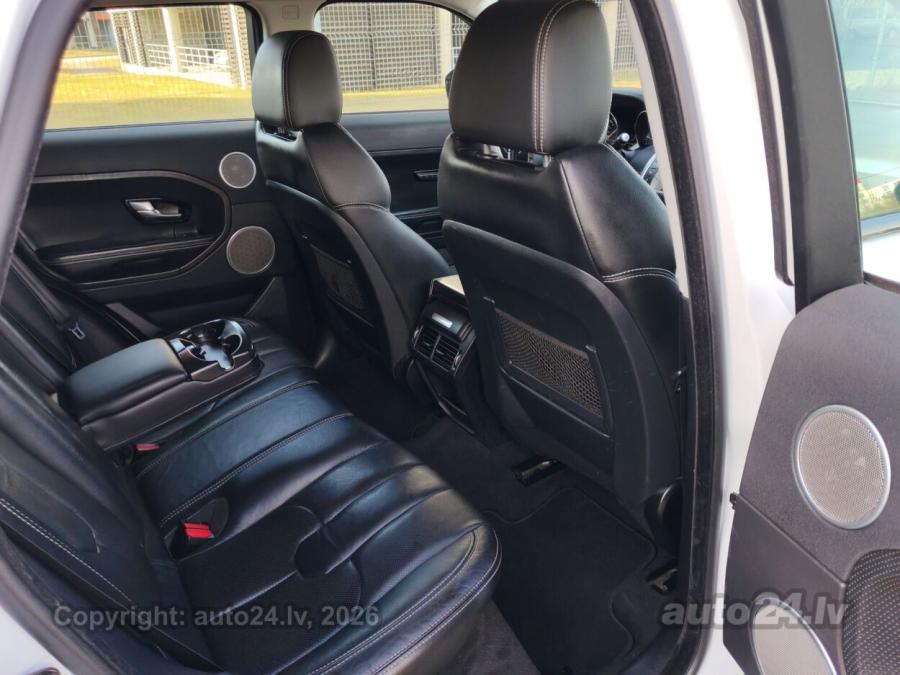 White Land Rover Range Rover Evoque 2015 in Tallinn, with an engine capacity of 2.20 L and mileage of 180 thousand km for 12999 €, photo 12 on AUTOMOTO.COM.LV