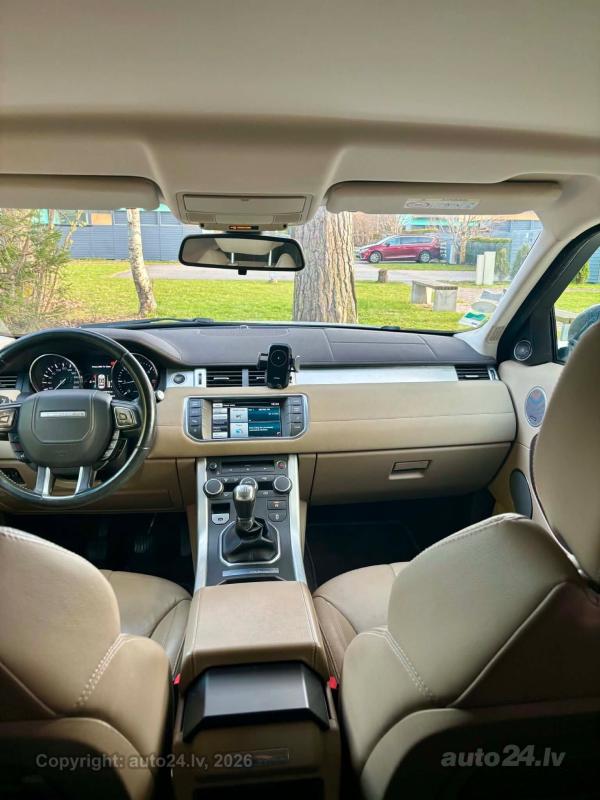 White Land Rover Range Rover Evoque 2015 in Tallinn, with an engine capacity of 2.20 L and mileage of 178 thousand km for 11800 €, photo 7 on AUTOMOTO.COM.LV