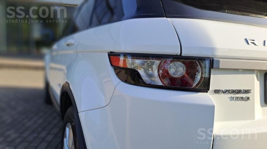 Balts Land Rover Range Rover Evoque 2015 Tukums, ar dzinēja tilpumu 2.20 L un nobraukumu 215 tūkst. km par 11800 €, foto 12 vietnē AUTOMOTO.COM.LV