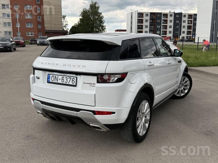 Balts Land Rover Range Rover Evoque 2015 Jelgava, ar dzinēja tilpumu 2.20 L un nobraukumu 0 tūkst. km par 13750 €, foto 5 vietnē AUTOMOTO.COM.LV