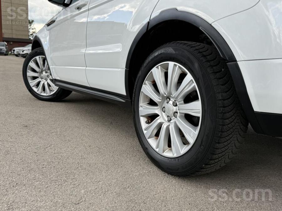 Balts Land Rover Range Rover Evoque 2015 Jelgava, ar dzinēja tilpumu 2.20 L un nobraukumu 0 tūkst. km par 13750 €, foto 8 vietnē AUTOMOTO.COM.LV