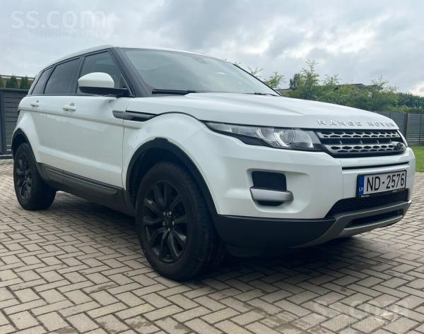 White Land Rover Range Rover Evoque 2015 in Riga, with an engine capacity of 2.20 L and mileage of 176 thousand km for 14850 €, photo 1 on AUTOMOTO.COM.LV