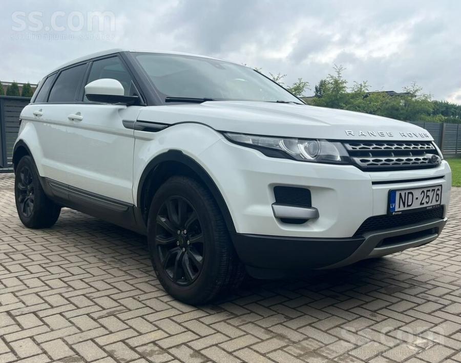 White Land Rover Range Rover Evoque 2015 in Riga, with an engine capacity of 2.20 L and mileage of 176 thousand km for 14850 €, photo 1 on AUTOMOTO.COM.LV